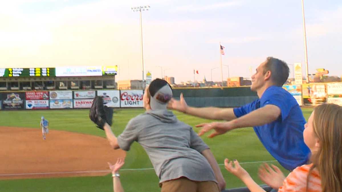Ball hawk: I-Cubs fan scoops up hundreds of souvenirs