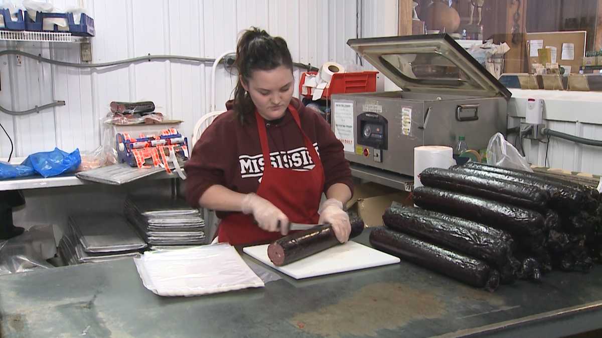 'People ... are amazing': Deer hunters, butcher shop helping food banks ...