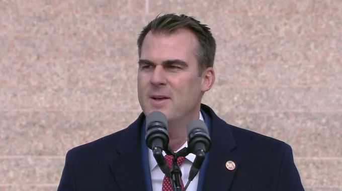 Political newcomer Kevin Stitt sworn in as Oklahoma governor