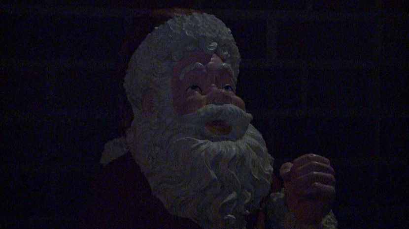 Brazen thieves steal entire suitcase