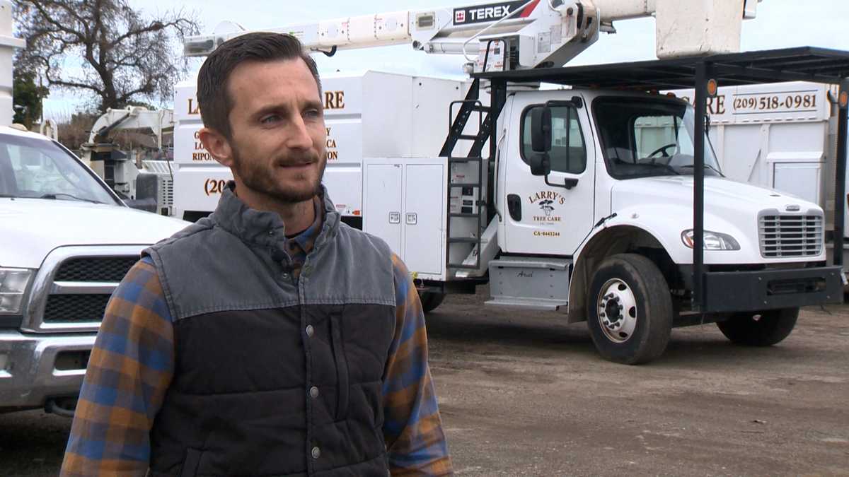 Crews gear up for strong winds, potential power outages Sunday