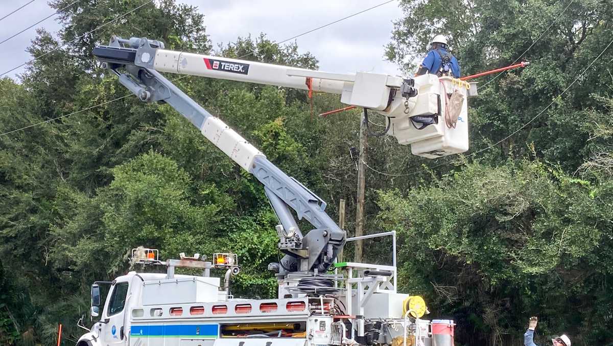Preparing for a power outage with FPL during storm season