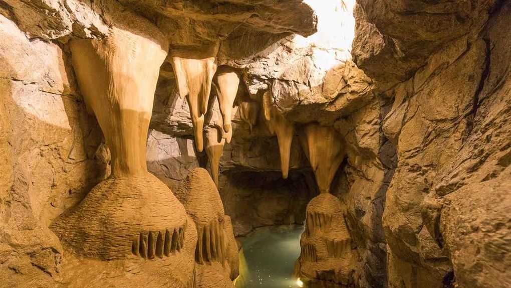 Mansion Monday: A sprawling Stratham home with the most amazing indoor ...