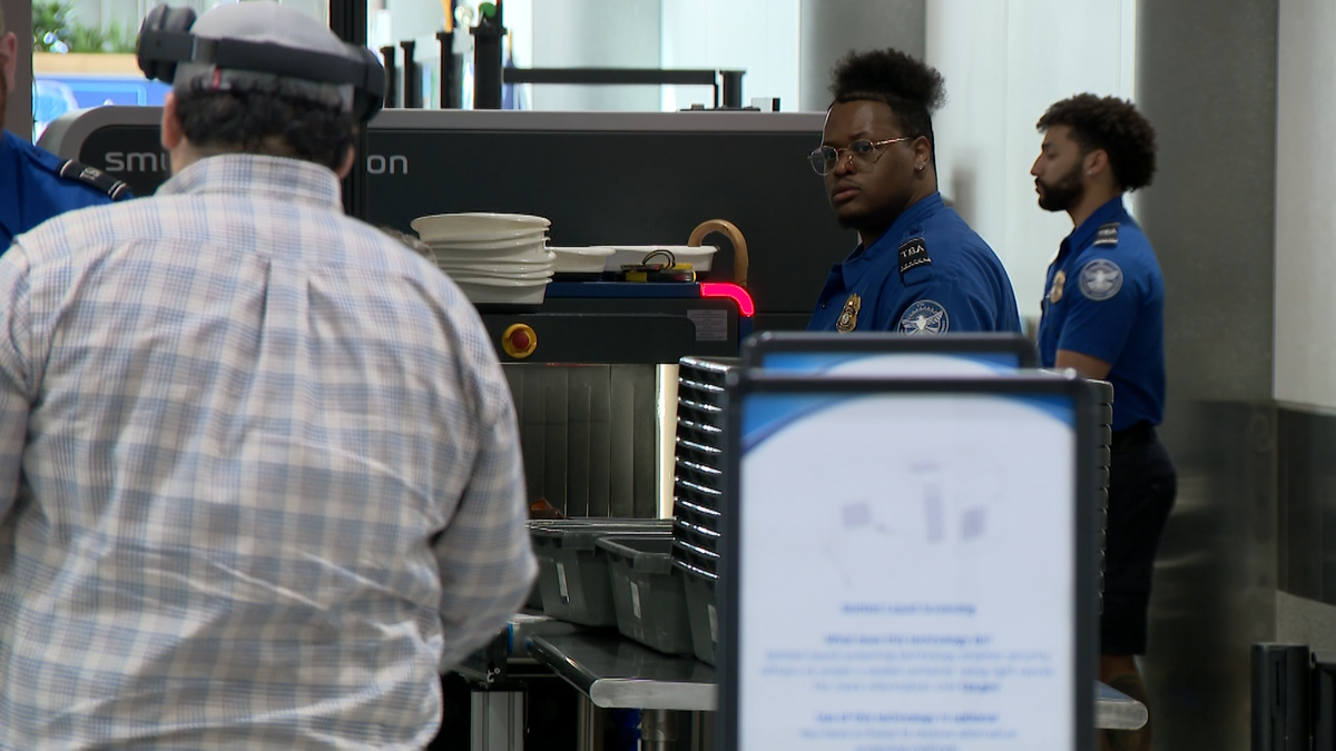 Green Bay's airport expects record-breaking numbers during draft Green Bay's airport expects record-breaking numbers during draft