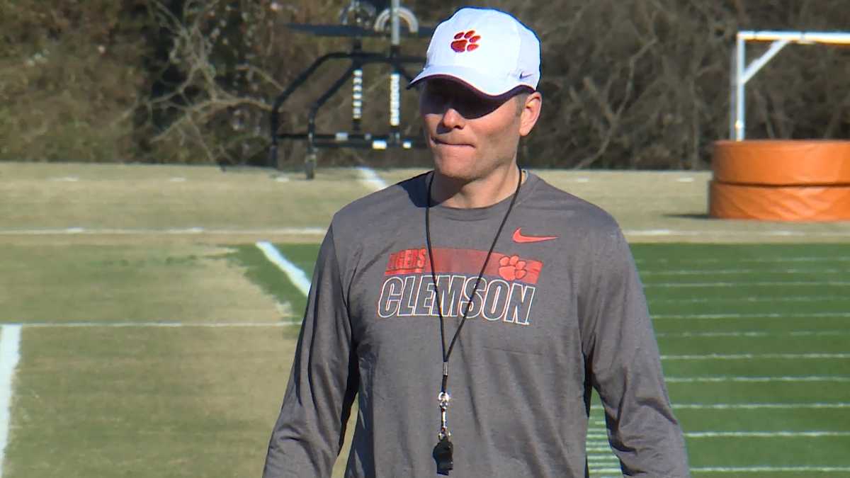 South Carolina: Clemson fires offensive coach Brandon Streeter