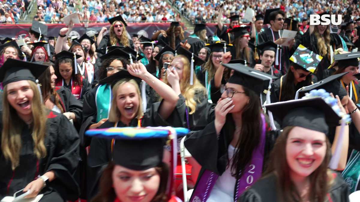 Massachusetts college grads get $1,000 surprise at Gillette ceremony