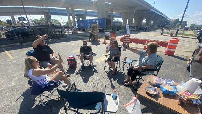 Family continues family tradition of tailgating before Summerfest