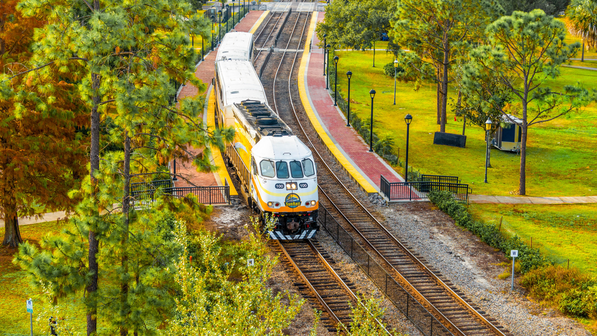 SunRail extends hours with new late-night train service