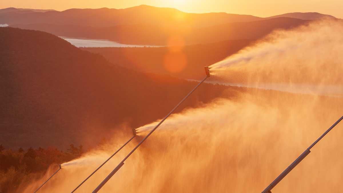 Frosty start allows Maine ski area to fire up snow guns