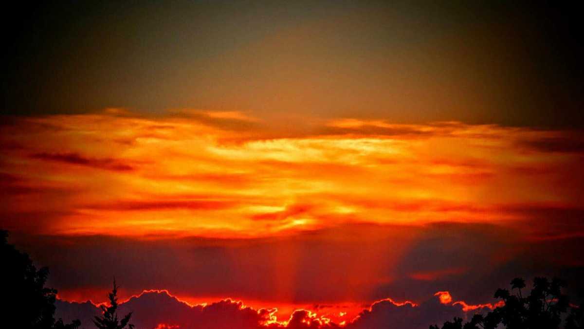 Take a moment to appreciate this gorgeous Iowa sunset