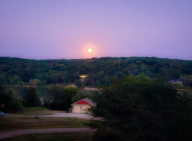 Photos: KCCI viewers share photos of rare blue supermoon in Iowa