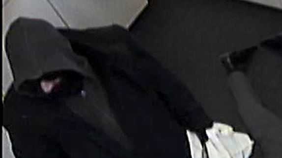 FBI releasing new photos from 2019 bank robbery, up to $10,000 reward ...