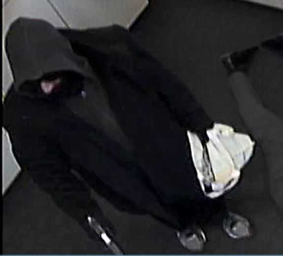 Fbi Releasing New Photos From 2019 Bank Robbery Up To 10 000 Reward