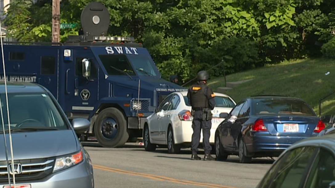 Officials Person Remains At Large Following Swat Situation In Evanston
