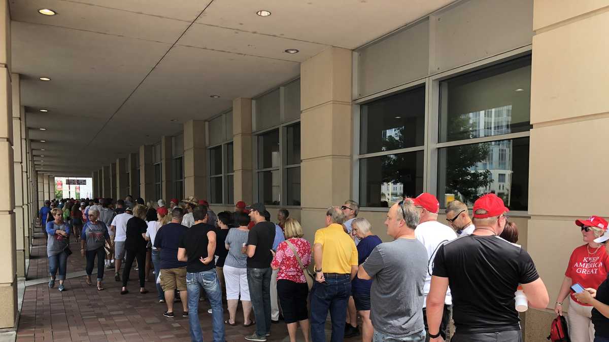 Photos from inside and outside of Donald Trump's Cincinnati rally