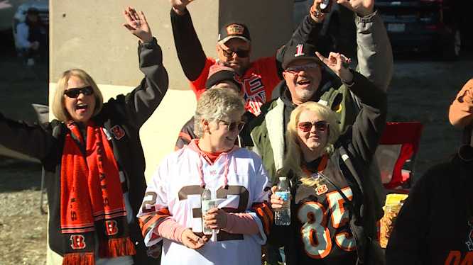 Bengals and Browns fans get into the fun of the Battle of Ohio rivalry game