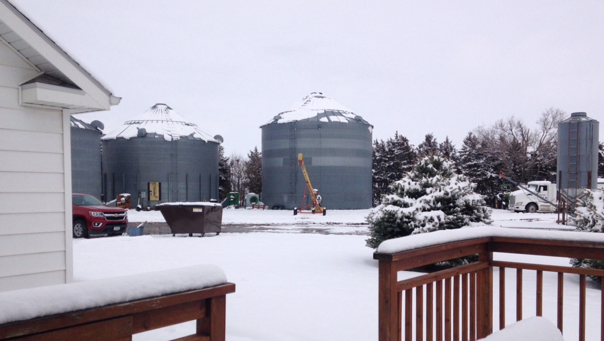 PHOTOS: Easter snow spotted in Nebraska