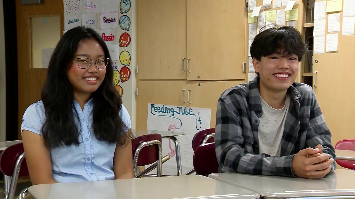 Sibling duo tops Everett HS' graduating class, heads to Harvard