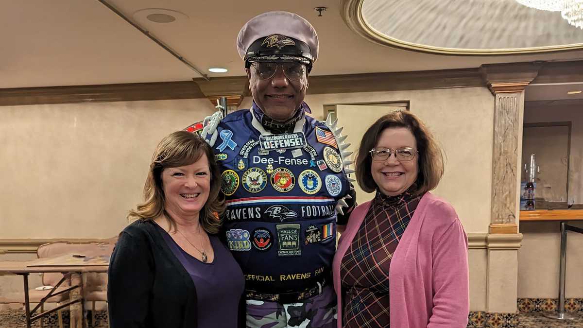 Ravens Flock remembers Captain Dee-Fense | Fan photos