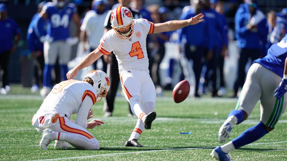 David's pick sets up winning FG as Bucs beat Seahawks 38-35