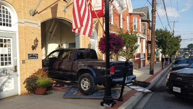 Man made threats before crashing into Taneytown City Hall, officials say