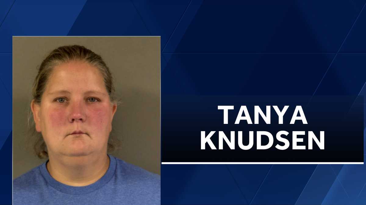 Blair police arrest mother after two kids rescued from hot car