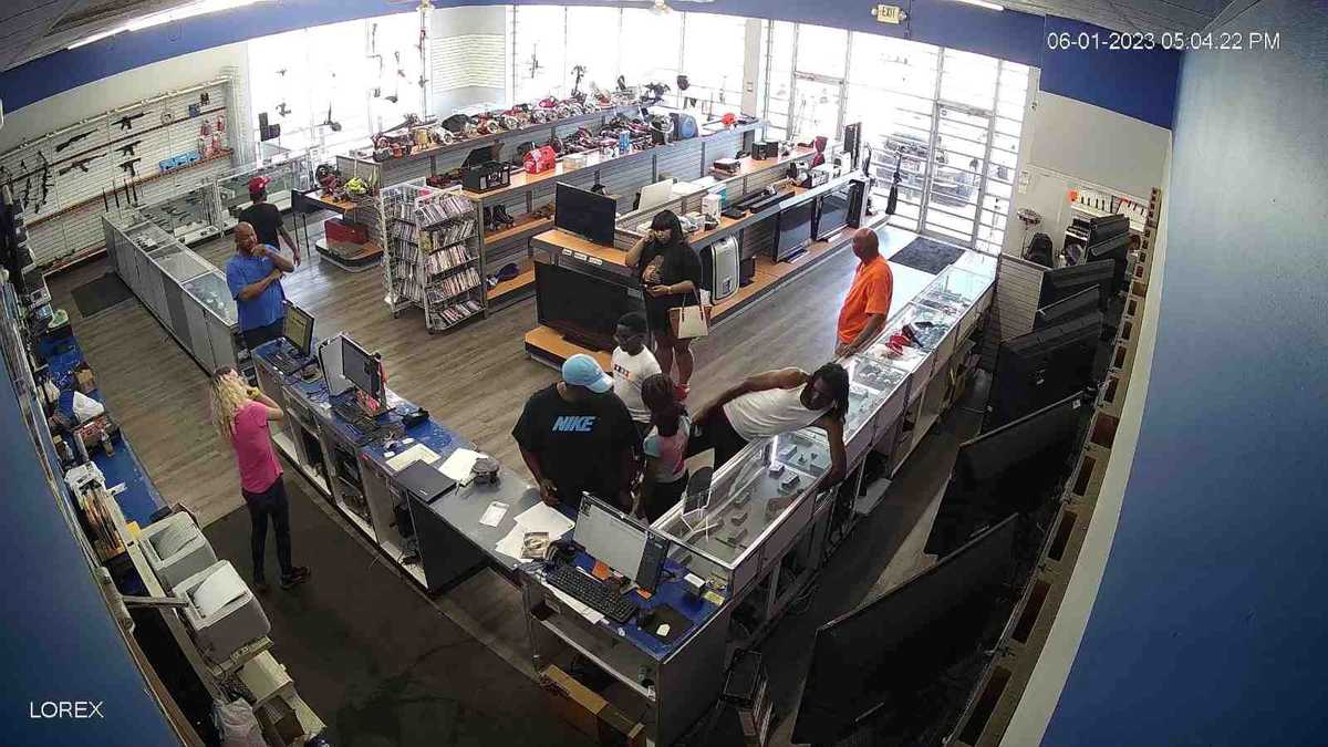 Suspected diamond ring thief in Tarrant remains on the run