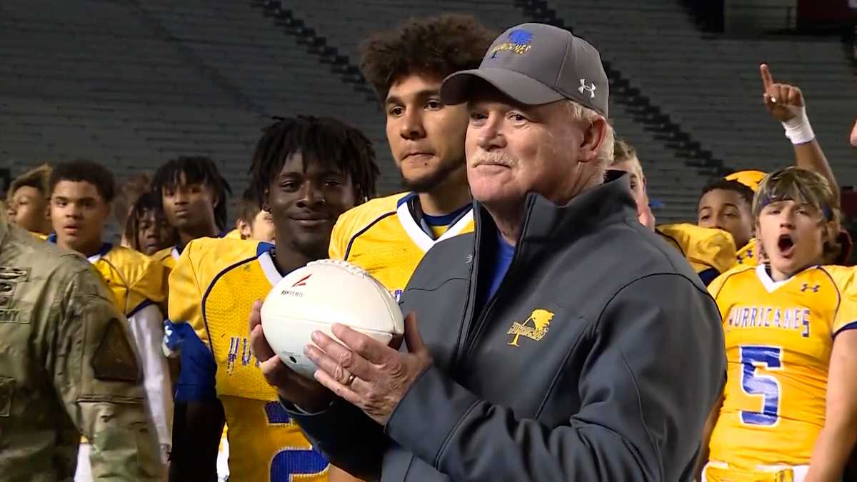 Wren High School football coach and AD Jeff Tate to retire