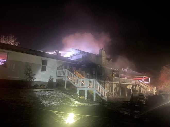 2 firefighters injured as large blaze engulfs home near Bullitt/Spencer ...