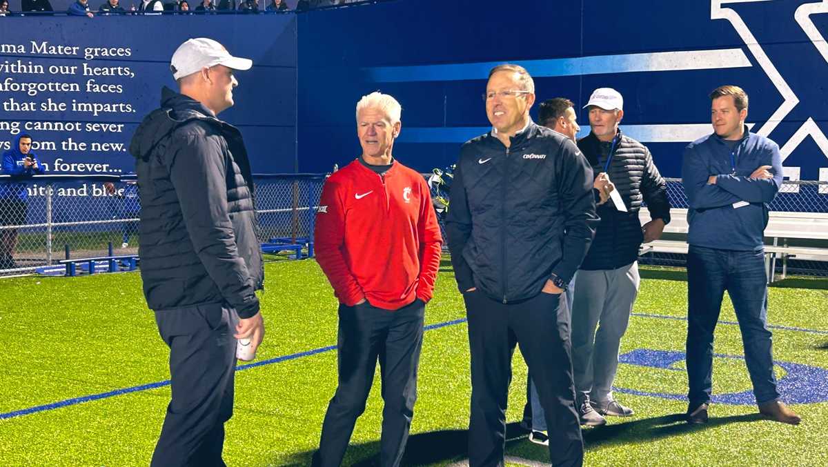 Zac Taylor, Scott Satterfield taking in Moeller-St. Xavier playoff matchup