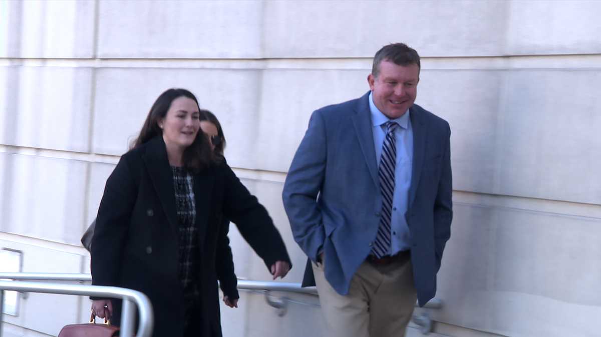 Gov't says DiBiase welfare scandal trial should proceed, mistrial not ...