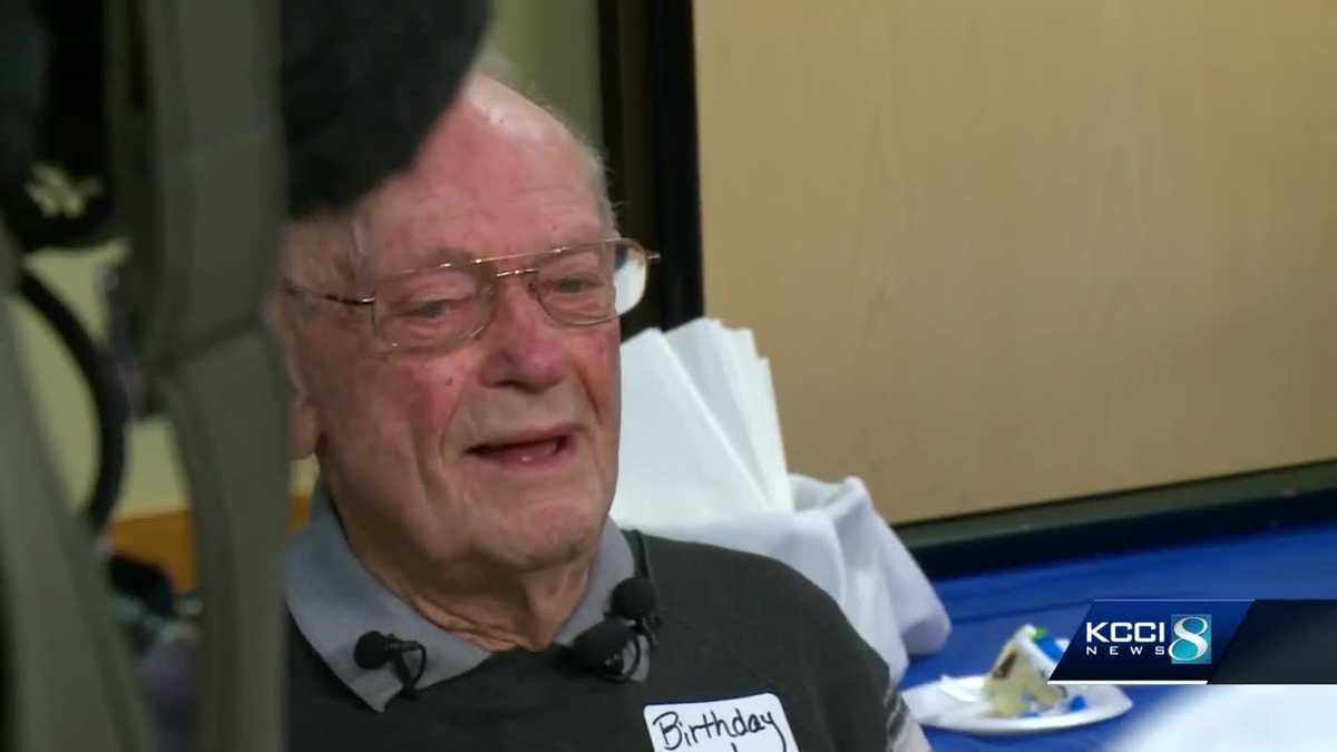 Altoona man receives Drake Relays medal 75 years later