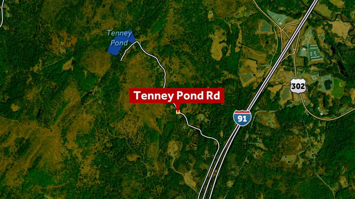 Vermont man found dead after rollover crash in Newbury