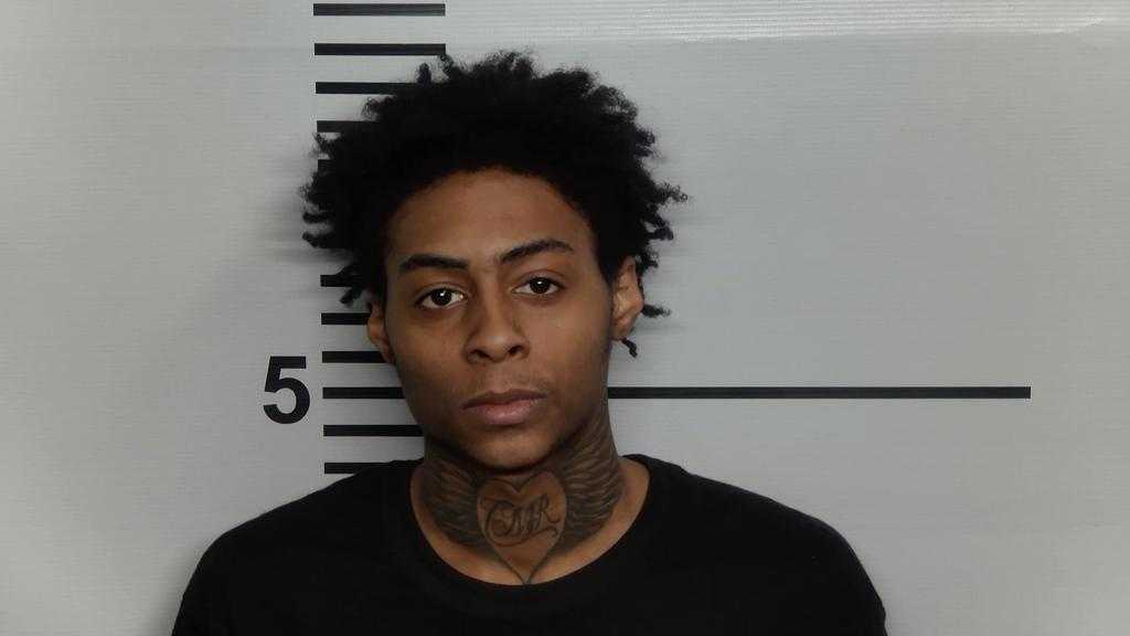 Suspect in east Louisville 19-year-old's murder turns himself in