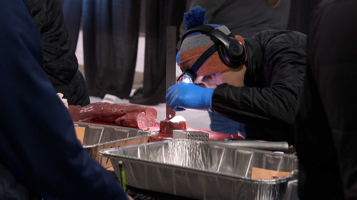 Texas Roadhouse butchers show off skills in Louisville