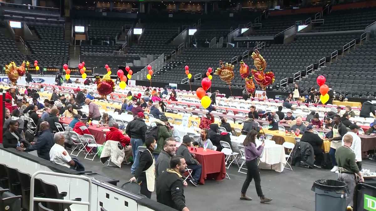 800 pounds of turkey served to crowd of 1,000 at TD Garden
