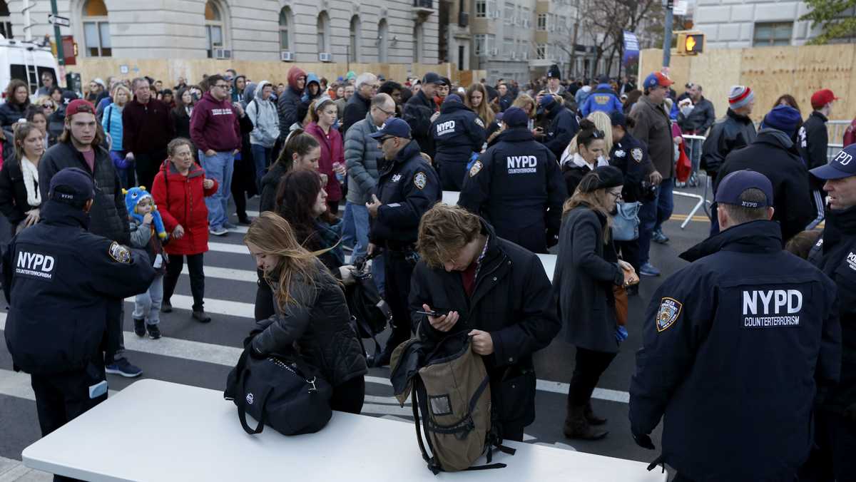 In terror-wary NYC, security tight for Thanksgiving parade
