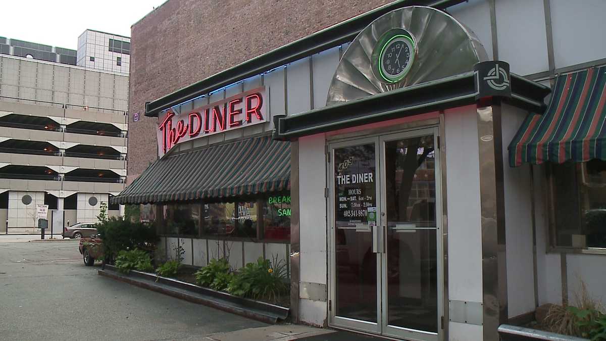 Food lovers say goodbye to "The Diner" building near 12th and Harney