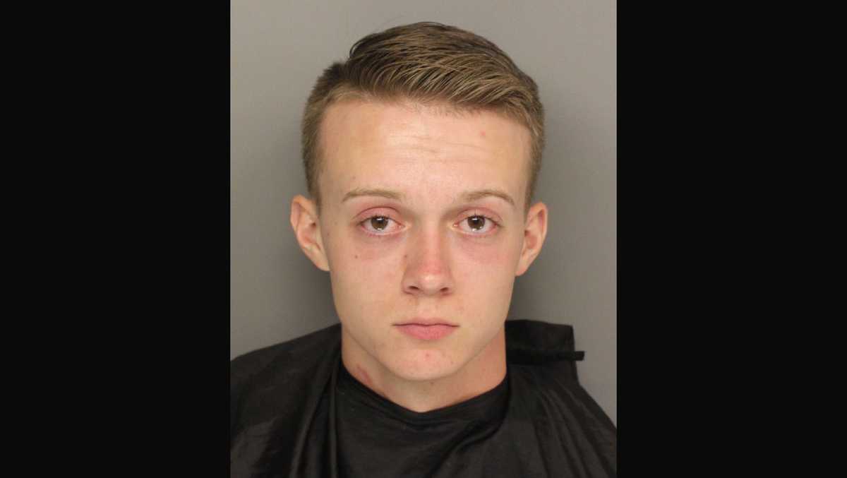 High school student arrested after impersonating officer, deputies say High school student arrested after impersonating officer, deputies say