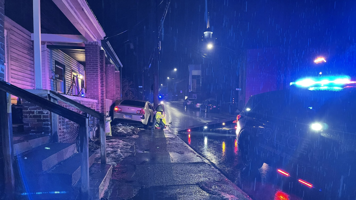 Man in hospital after vehicle hits pole in Etna