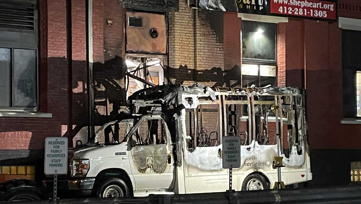 Bus destroyed by fire in Pittsburgh