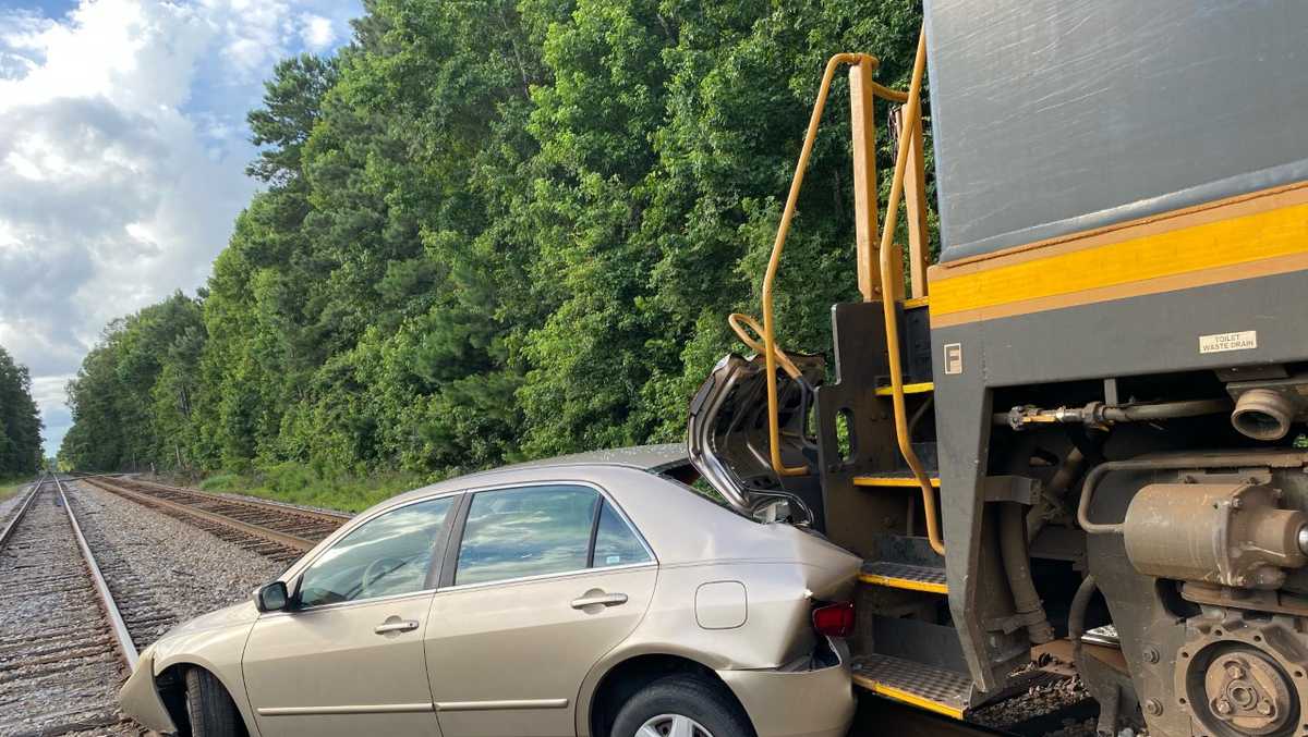 Train vs. car: Port Wentworth police respond to crash