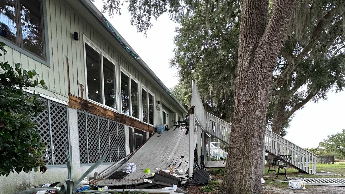 9 people hurt following a deck collapse in Midway