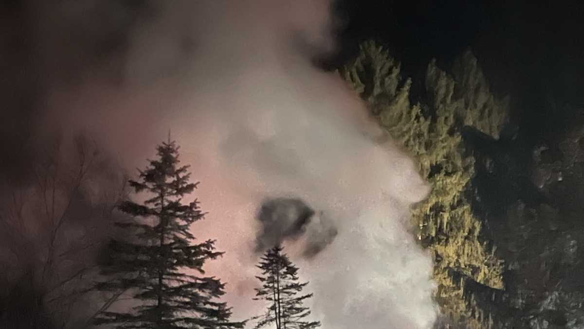 Early morning fire breaks out in Armstrong County