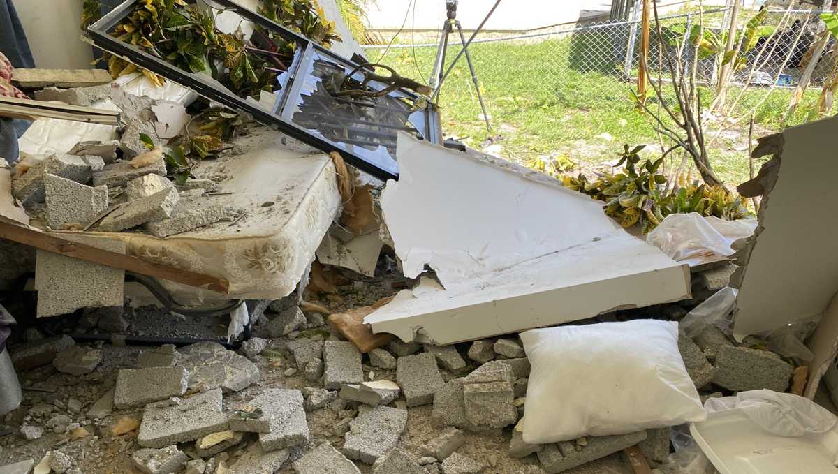 Teen injured after car crashes into Fort Myers home