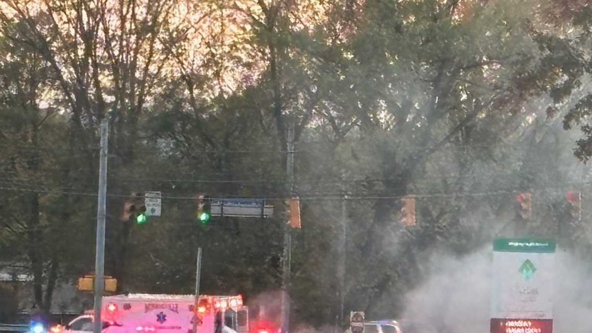 2 injured in crash outside Forbes Hospital in Monroeville