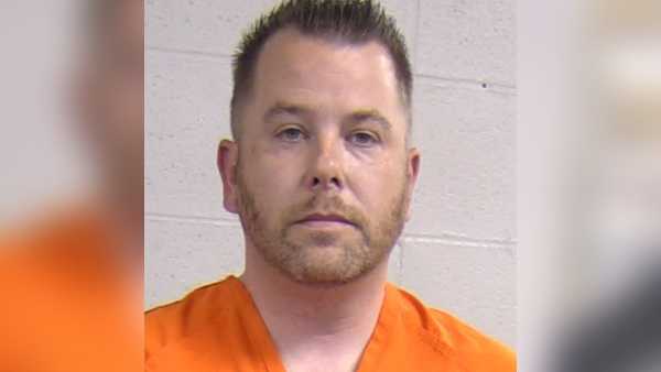 LMPD detective arrested, facing charges after crashing police vehicle LMPD detective arrested, facing charges after crashing police vehicle