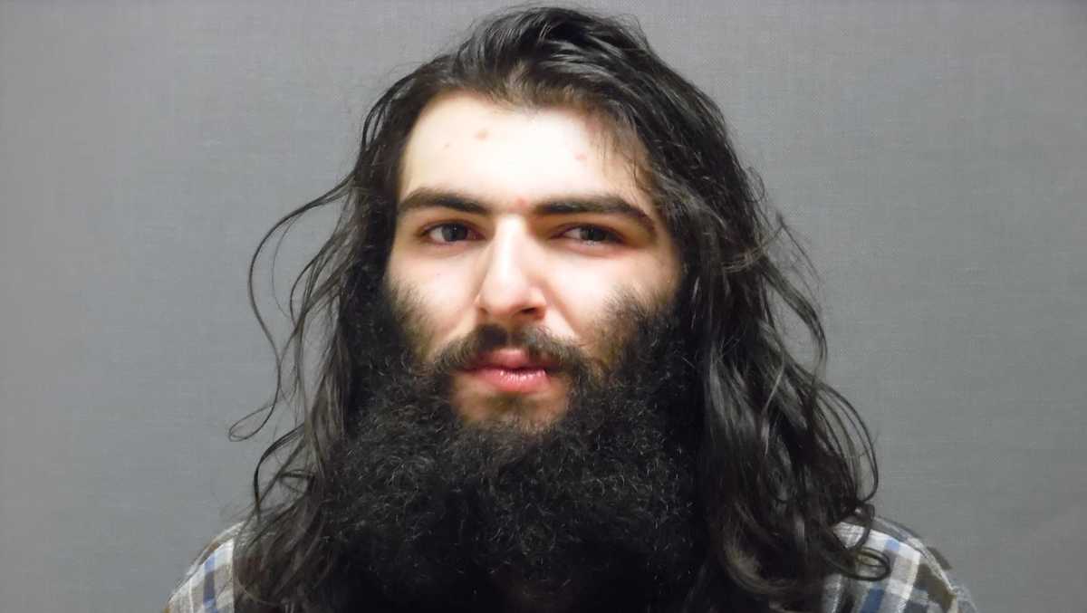 Derby man accused of charging troopers with 2 baseball bats
