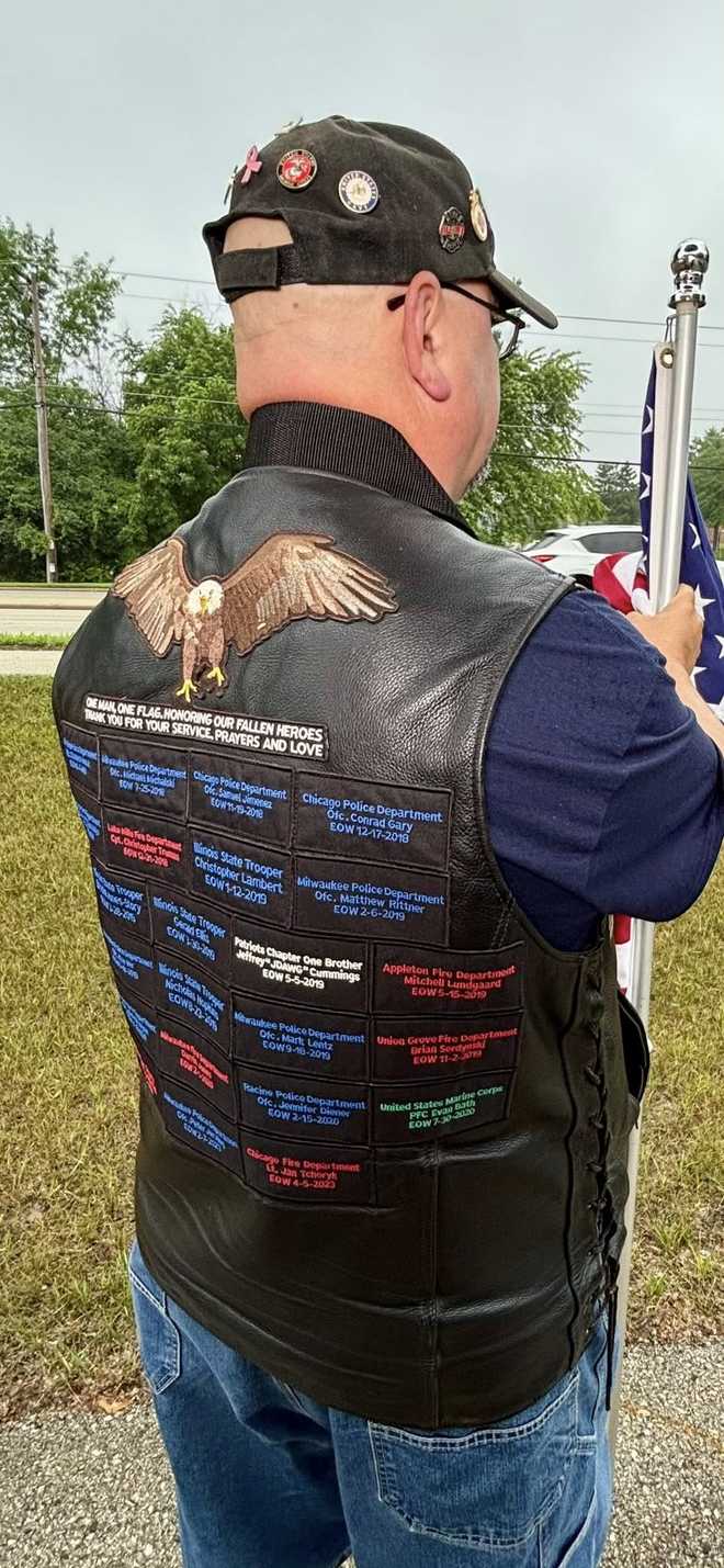 58 funerals, 1 mission: Wisconsin man honors fallen first responders