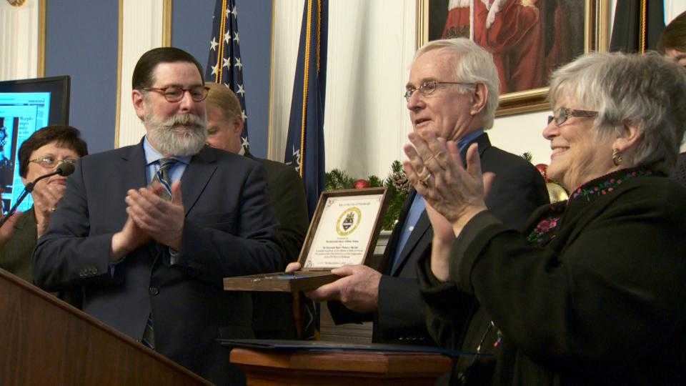 Former longtime Pittsburgh Mayor Tom Murphy gets key to the city